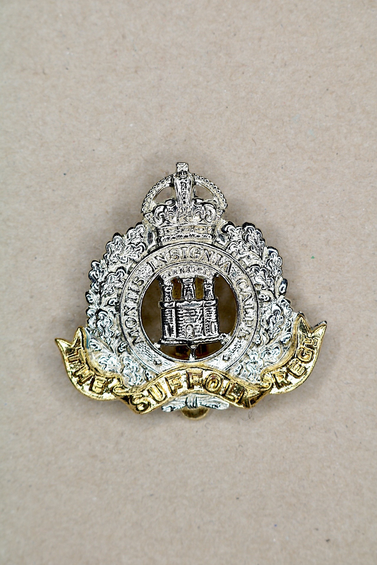 Suffolk Regt Military Army Cap Badge | Blitz Militaria